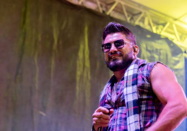 Nando Ferrari abre fim de semana de shows em Engenheiro Coelho